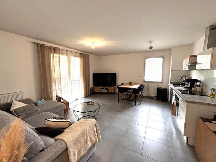 Appartement à louer - Marseille ème arrondissement - 3 pièces - 2 chambres