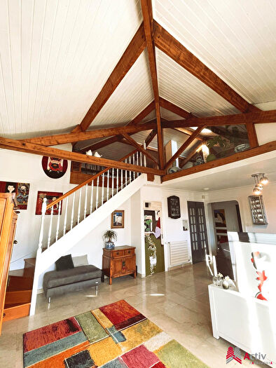 Maison à vendre - Saint-Bonnet-de-Mure - 7 pièces - 4 chambres