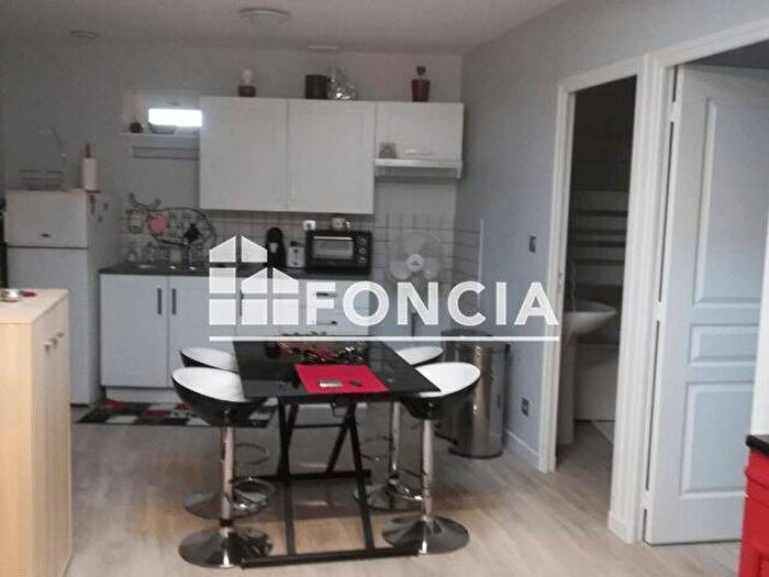 Appartement à louer - Centre Bourg, Neuville-sur-Saône - 3 pièces - 2 chambres