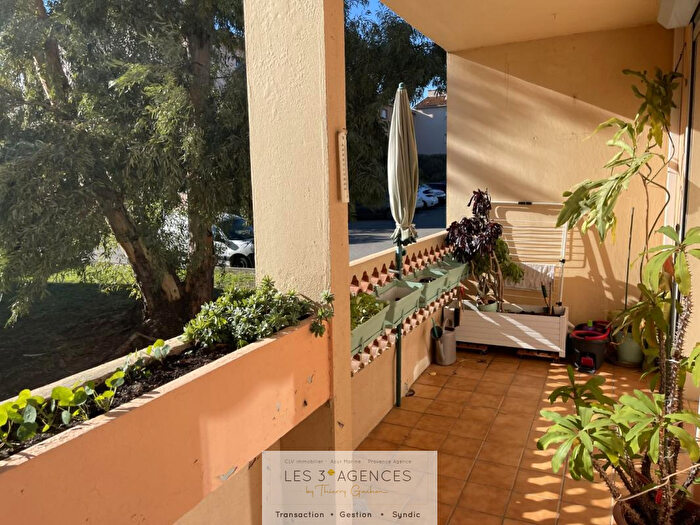 Cogolin, Radasse, Faucon : Appartement 3 pièces à louer