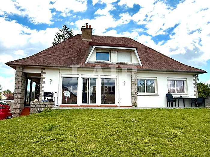Gesnes-le-Gandelin : Maison 6 pièces à vendre