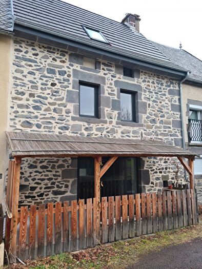 Maison à louer - Saint-Bonnet-près-Orcival - 4 pièces - 2 chambres