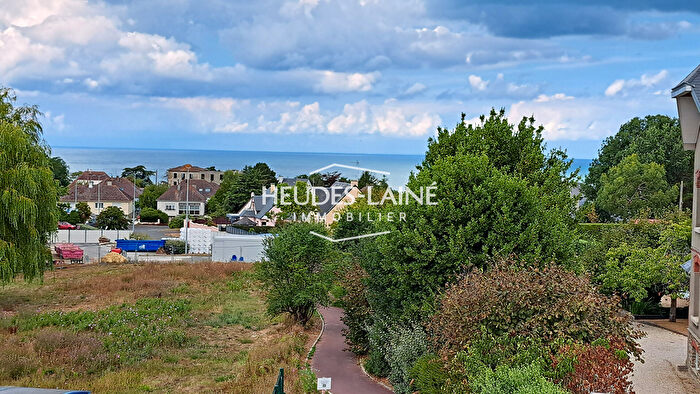 Donville-les-Bains : Maison 5 pièces à vendre
