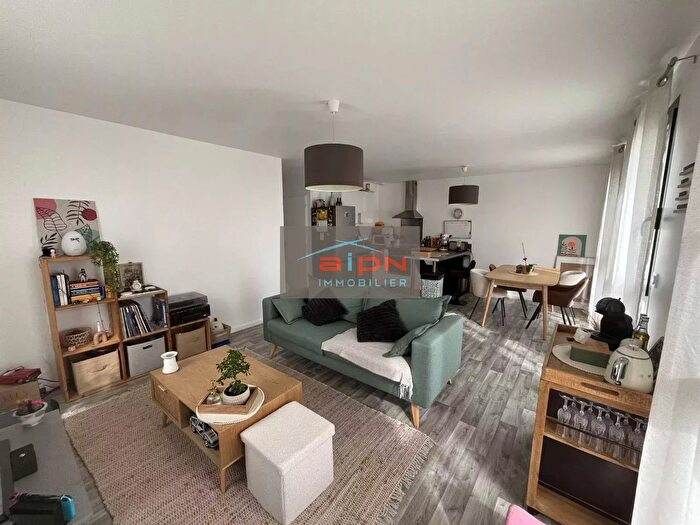 Saint-Léger-du-Bourg-Denis : Appartement 3 pièces à louer