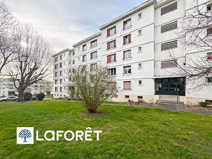 Appartement à vendre - Sainte-Geneviève-des-Bois, Le Perray - 4 pièces - 2 chambres