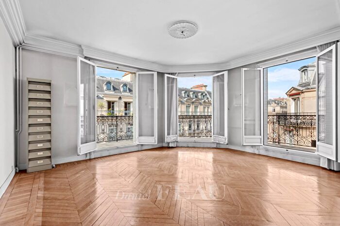 Paris 8ème, Triangle d'Or : Appartement 4 pièces à vendre