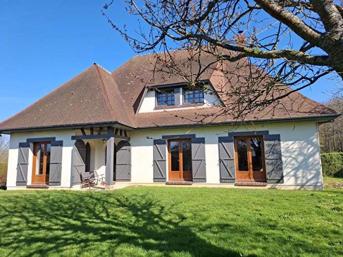 Lyons-la-Forêt : Maison 8 pièces à vendre
