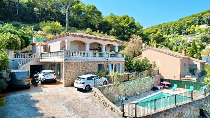 Maison 8 pièces à Vallauris, à vendre