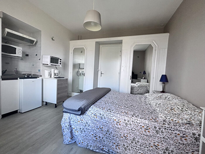 Appartement à louer - Châtel-Guyon - 1 pièce