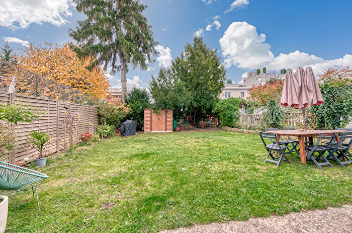 Maison 6 pièces à vendre à Suresnes, Cité Jardins