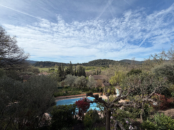 Pierrefeu-du-Var : Maison 5 pièces à vendre