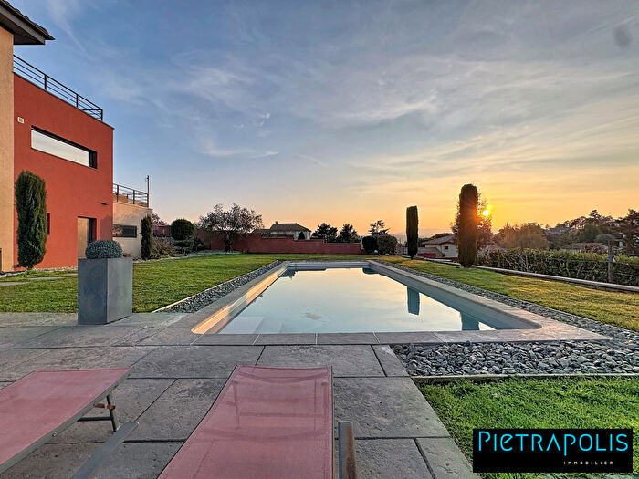 Maison à vendre - Saint-Genis-Laval - 8 pièces - 5 chambres