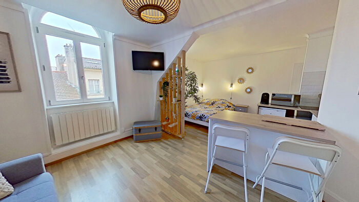 Appartement à louer - Nancy, Centre-ville, Charles III - 1 pièce