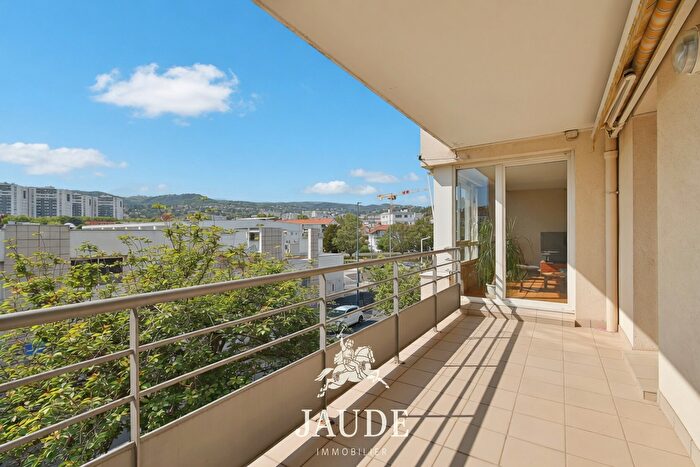 Appartement à vendre - Clermont-Ferrand, Jaude, Fontgiève Saint-Alyre - 4 pièces - 3 chambres