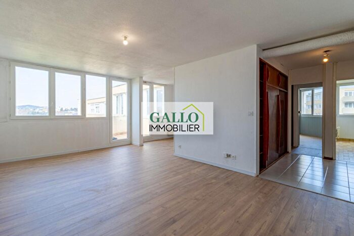 Appartement 5 pièces à vendre - Villefontaine, Servenoble