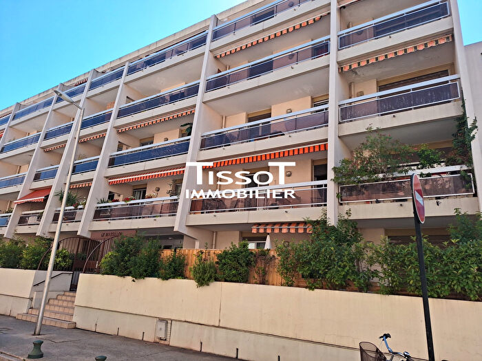 Appartement à louer - Nîmes, Feuchères - 2 pièces - 1 chambre