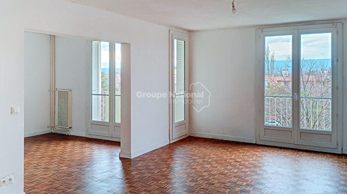 Appartement à louer - Pierrelatte, Rocher - 5 pièces - 4 chambres