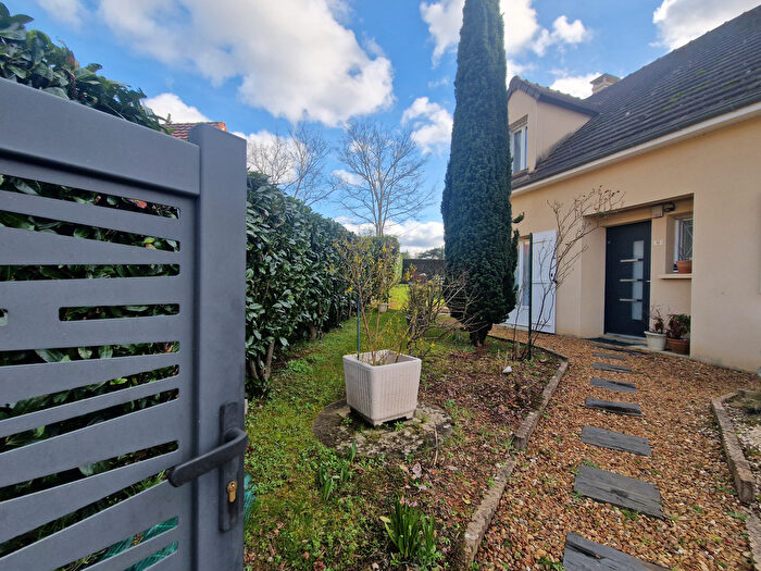 Maison à vendre - Montfort-le-Gesnois - 7 pièces - 5 chambres