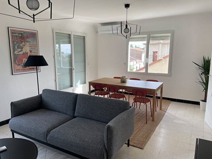 Appartement à louer - Casernes, Nîmes - 4 pièces - 3 chambres