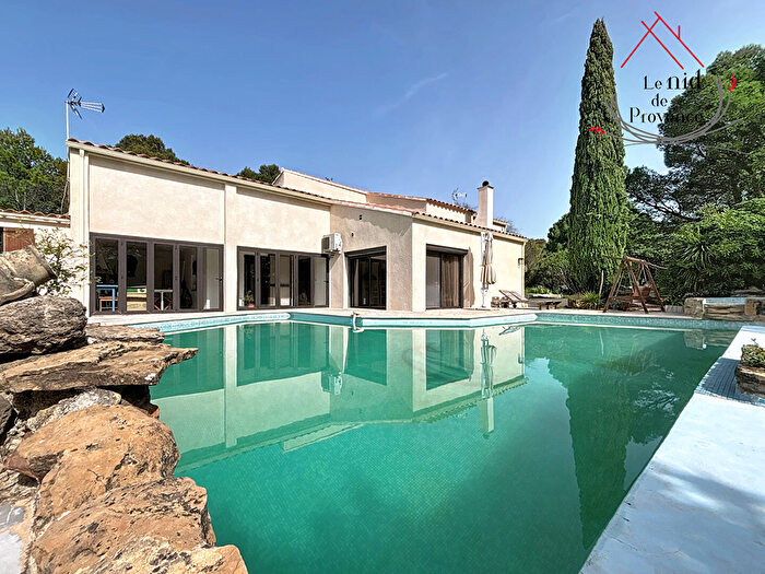 Maison à vendre - Uchaux - 9 pièces - 5 chambres