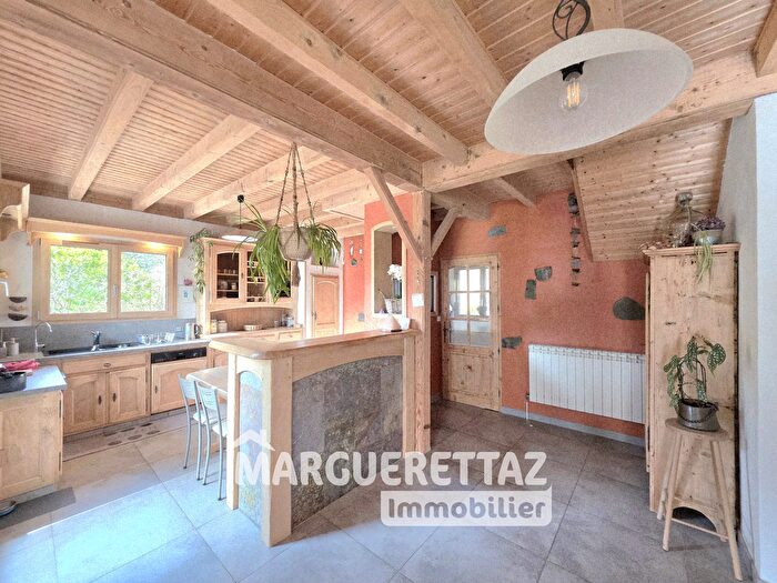 Saint-Jean-de-Tholome : Maison 7 pièces à vendre