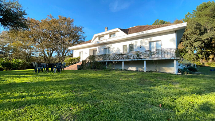 Maison à vendre - Azur - 7 pièces - 6 chambres