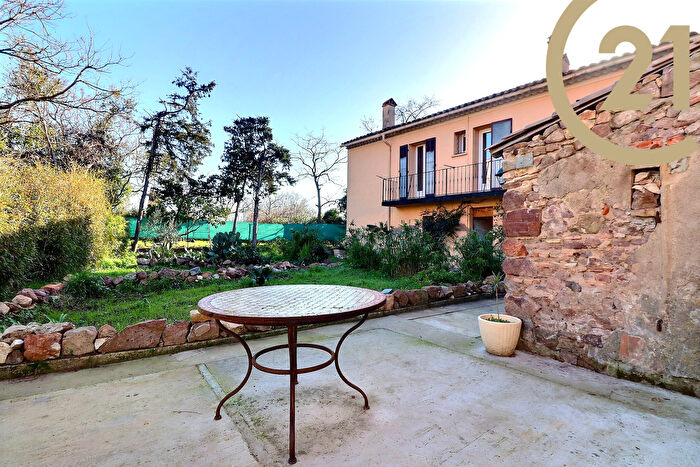 Maison à vendre - Fréjus - 10 pièces - 7 chambres