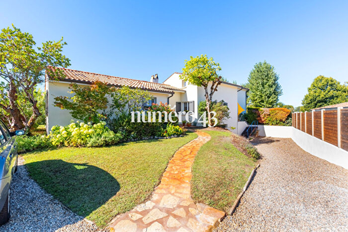 Saint-Médard-en-Jalles : Maison 8 pièces à vendre
