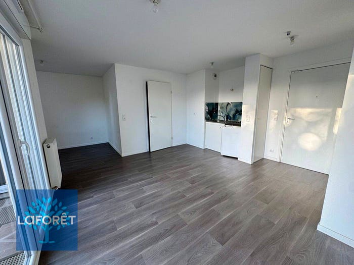 Centre Nord, Évry-Courcouronnes : Appartement 1 pièce à louer