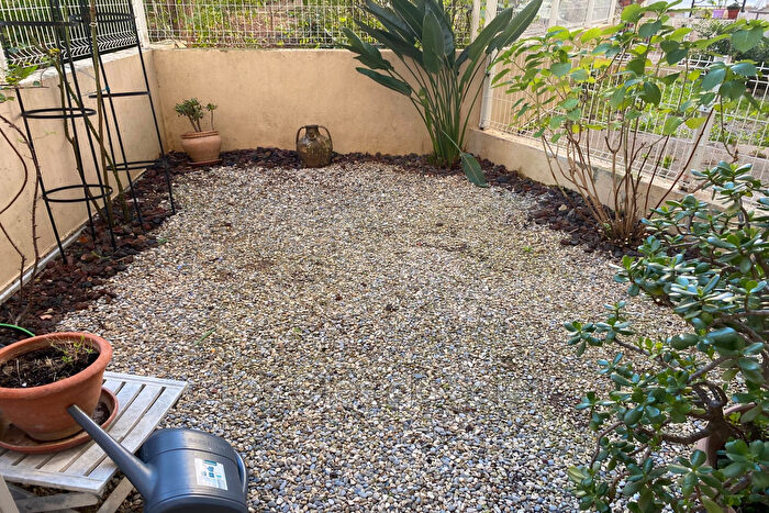 Appartement à vendre - Hyères, Centre-ville - 3 pièces - 2 chambres