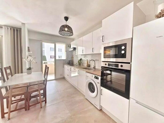 Appartement à vendre - Le Cannet - 3 pièces - 2 chambres