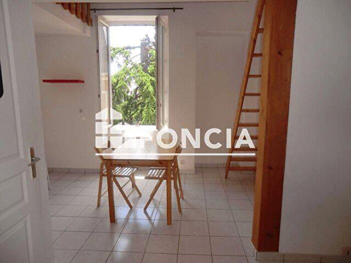 Centre Ville Est, Voiron : Appartement 1 pièce à louer