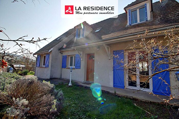 Vaux-sur-Seine : Maison 7 pièces à vendre