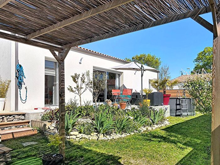 Saint-Jean-de-Liversay : Maison 5 pièces à vendre