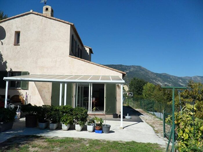 Maison 4 pièces à Châteauneuf-Villevieille, à louer