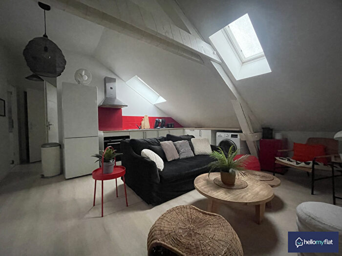 Appartement à louer - Reims, Centre-ville - 5 pièces - 4 chambres