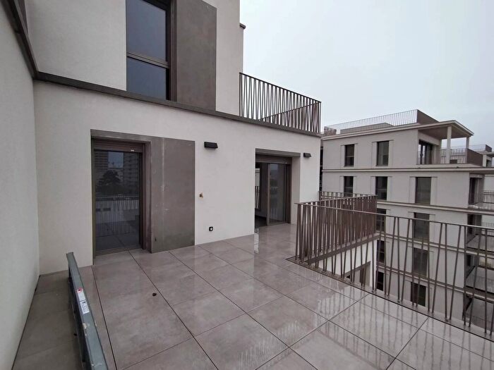 Appartement à louer - Crepieux, Rillieux-la-Pape - 4 pièces - 3 chambres