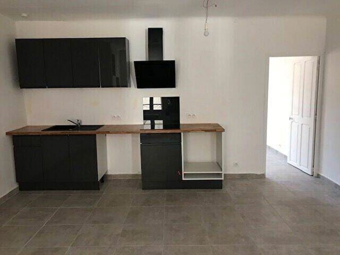 Appartement à louer - Caromb - 2 pièces - 1 chambre