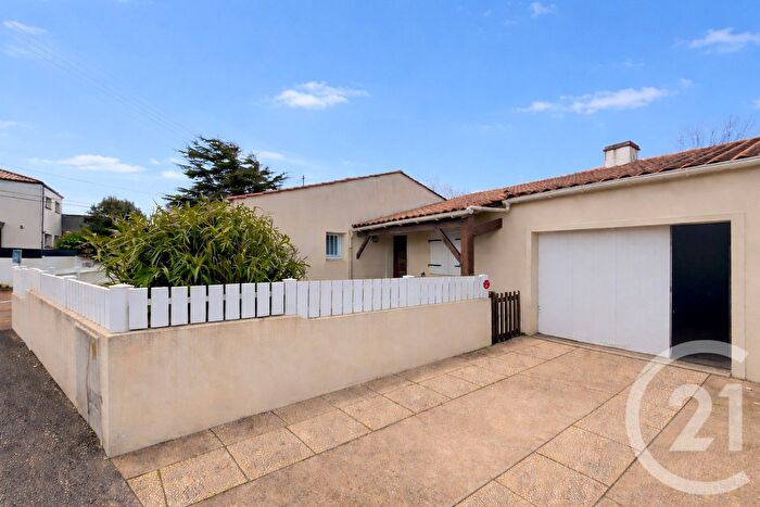 Maison à louer - Lîle-dOlonne - 4 pièces - 3 chambres