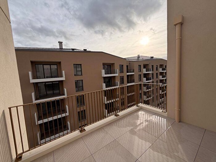 Appartement à louer - Le Centre-Centre Ville, Roanne - 3 pièces - 2 chambres