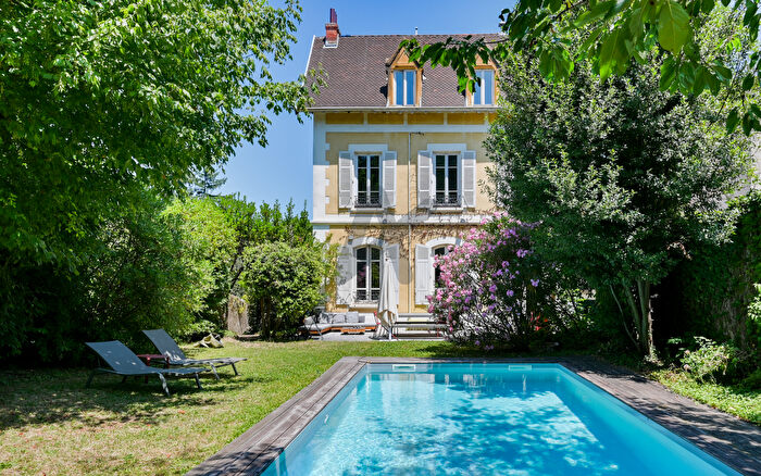 Maison à vendre - Lyon e , Saint-Just, Saint-Irénée, Fourvière - 8 pièces - 6 chambres