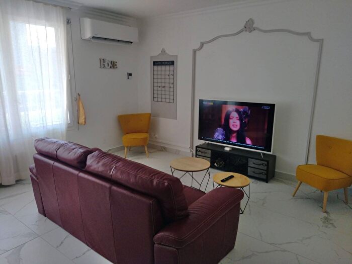 Appartement à louer - Le Grand Trou, Lyon ème arrondissement - 5 pièces - 1 chambre