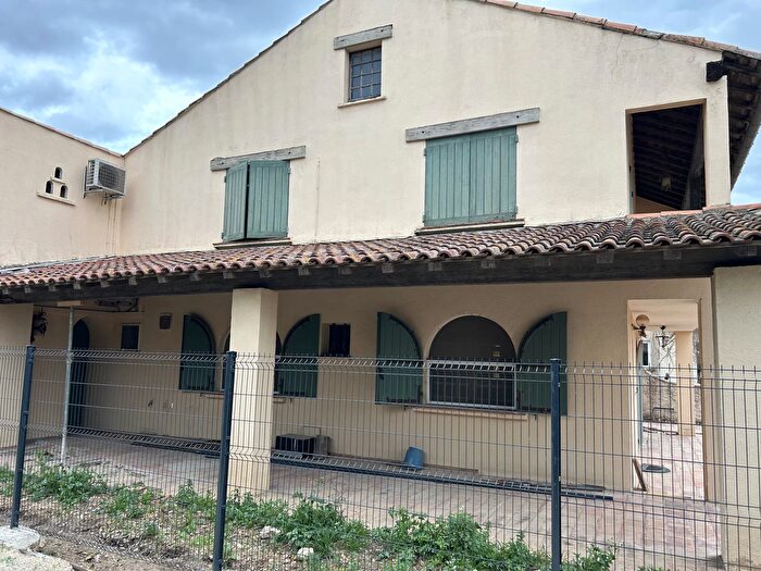 Maison à vendre - Arles, Pont de Crau, Moulès - 7 pièces - 4 chambres