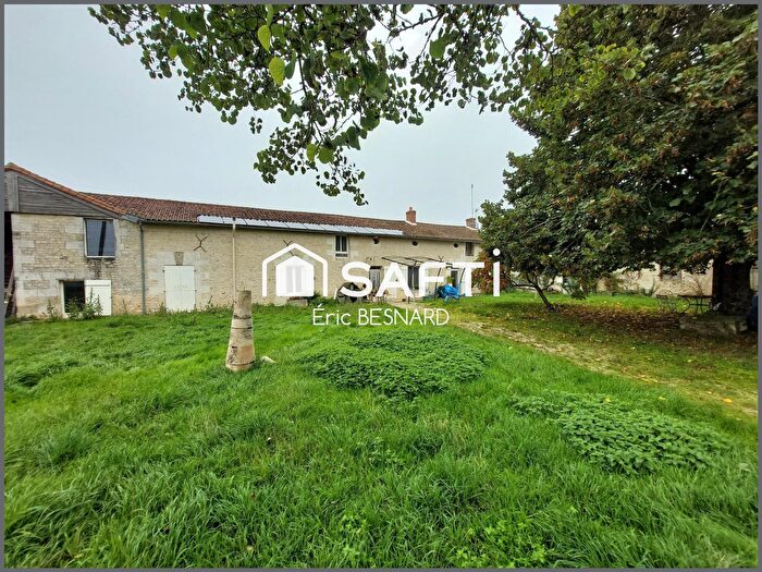 Maison 14 pièces à vendre à Sammarçolles