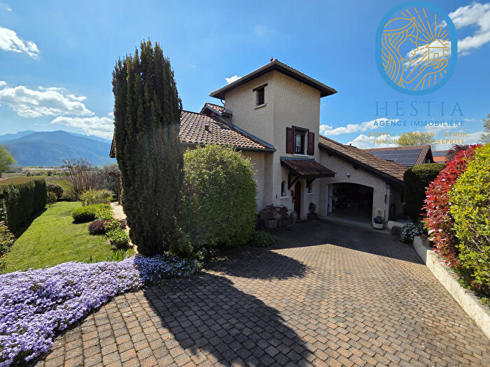 Maison à vendre - La Buisse - 7 pièces - 6 chambres