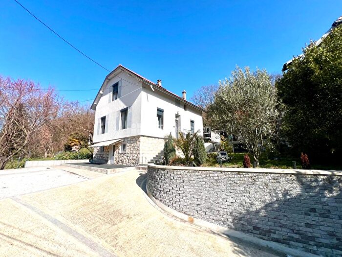 Chambéry, Les Hauts de Chambery - Maison 10 pièces à vendre