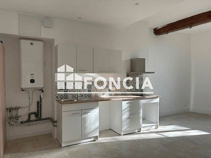 Centre Est, Uzès : Appartement 1 pièce à louer