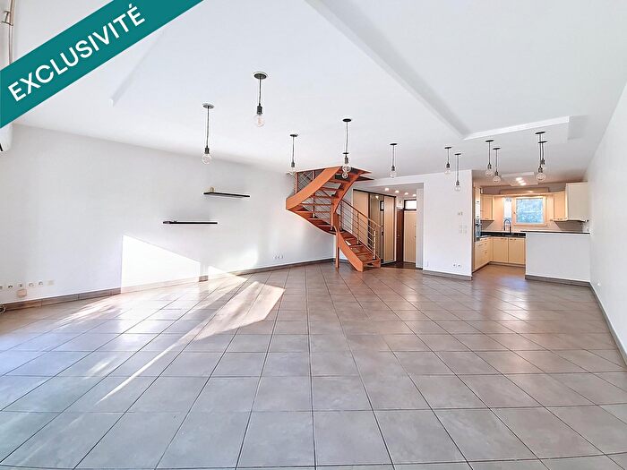 Appartement à vendre - Chambéry, Centre-ville - 5 pièces - 3 chambres