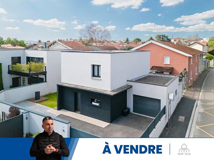 Maison à vendre - Corbas - 5 pièces - 4 chambres