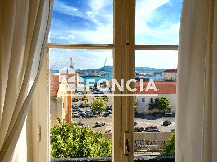 Appartement à louer - Place dArmes, Toulon - 2 pièces - 1 chambre